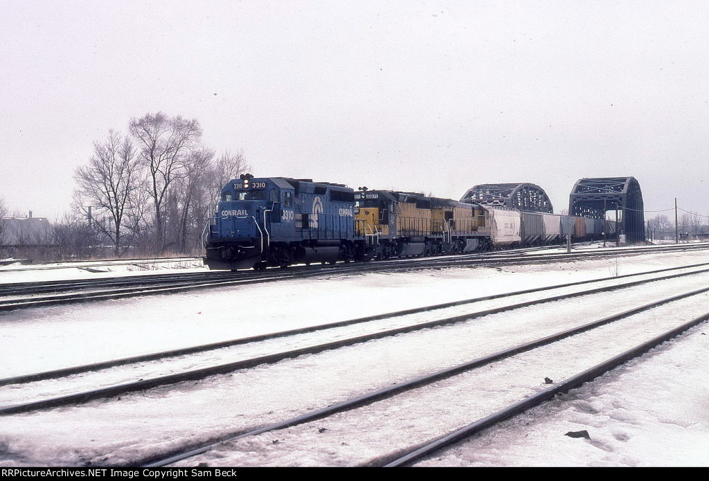 CR 3310, CNW 6871, and UP 2487